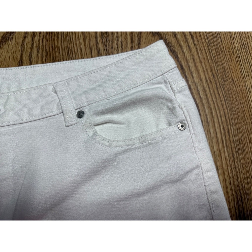 Liz Claiborne | Jeans | Liz Claiborne White Classic Fit Straight Leg ...